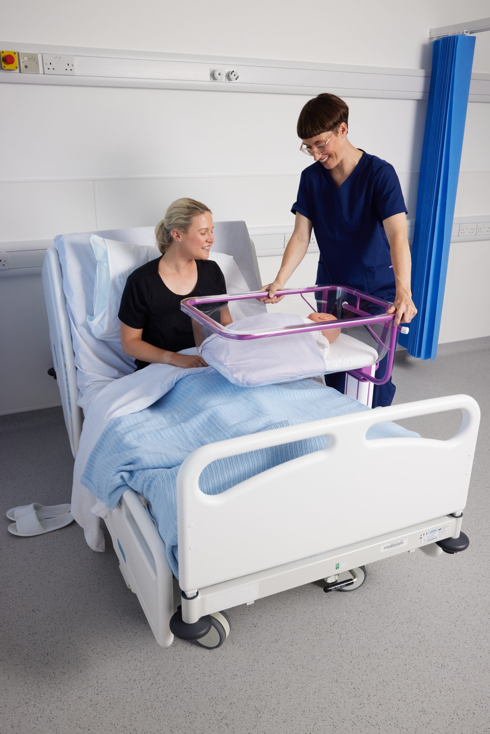 Croyde Height Adjustable Overbed Cot